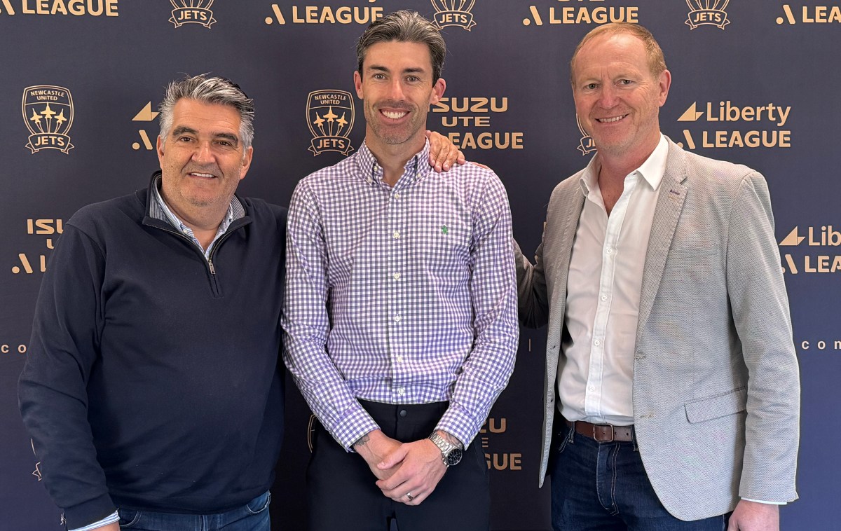 Hoffman returns to the Jets - Newcastle Jets